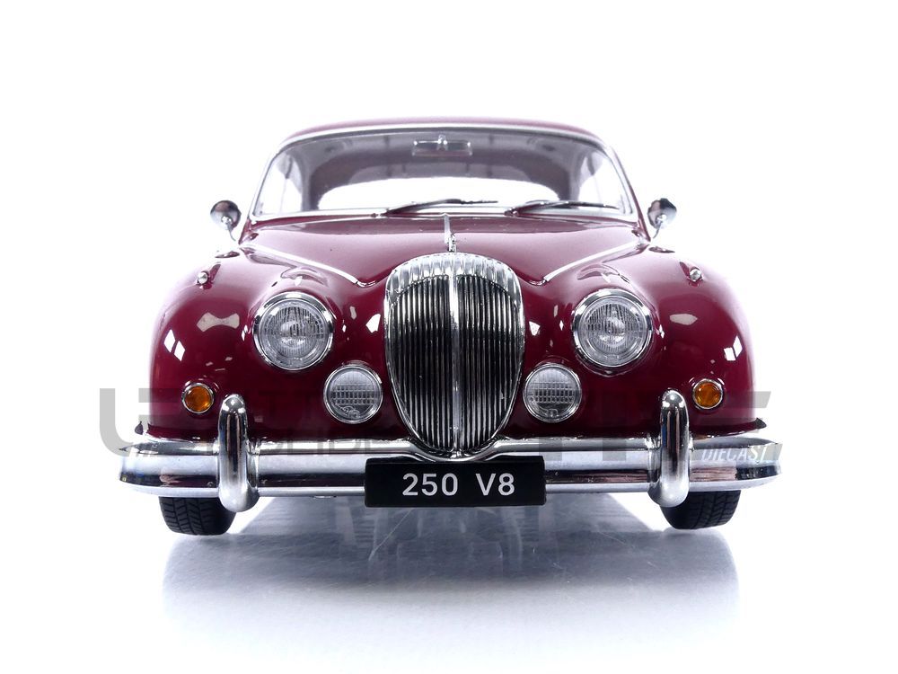 KK SCALE MODELS 1/18 – DAIMLER 250 V8 – 1962 - Little Bolide