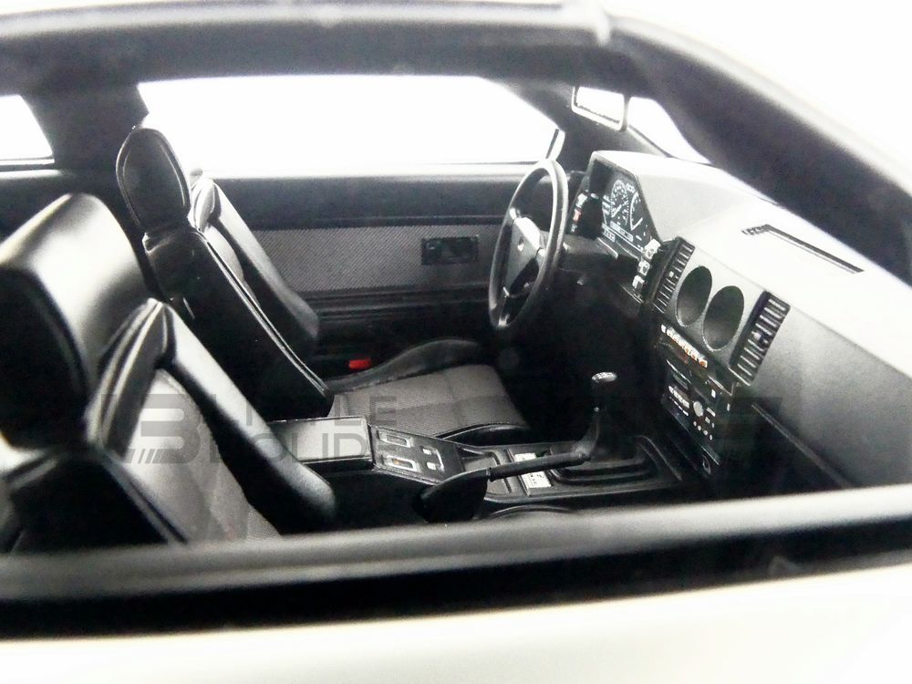 OTTO MOBILE 1/18 - NISSAN 300ZX Turbo (Z31) Shiro Edition - 1988 ...